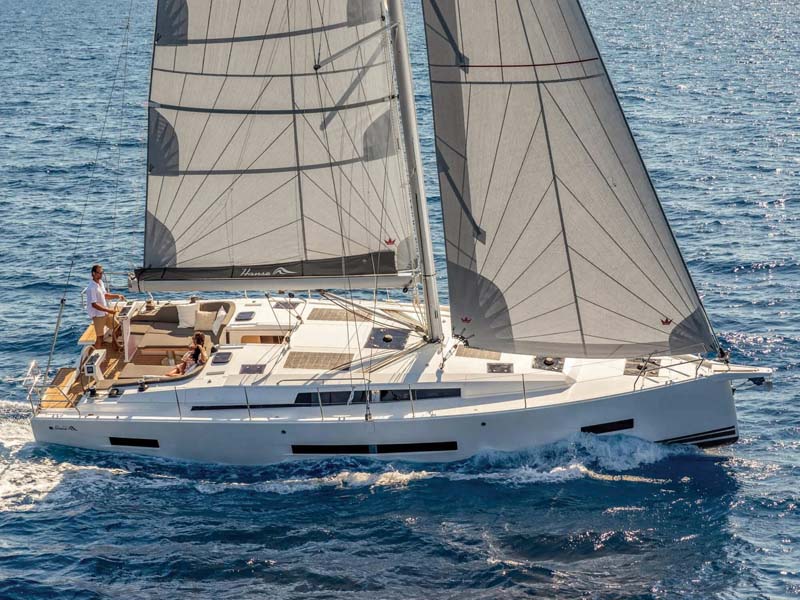 Sailboat Review: Hanse 410 | SpinSheet