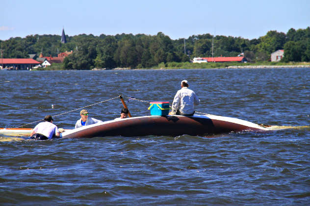 Chesapeake Bay Log Canoe Island Blossom Wins MRYC Race